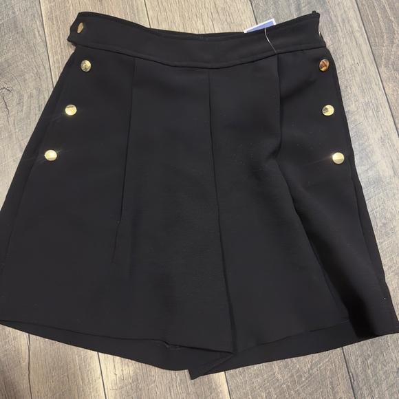 Zara | Shorts | Zara Black With Gold Button On The Side Sz Small | Poshmark
